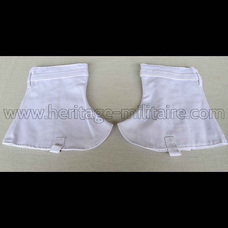 Infantry gaiters with wooden buttons