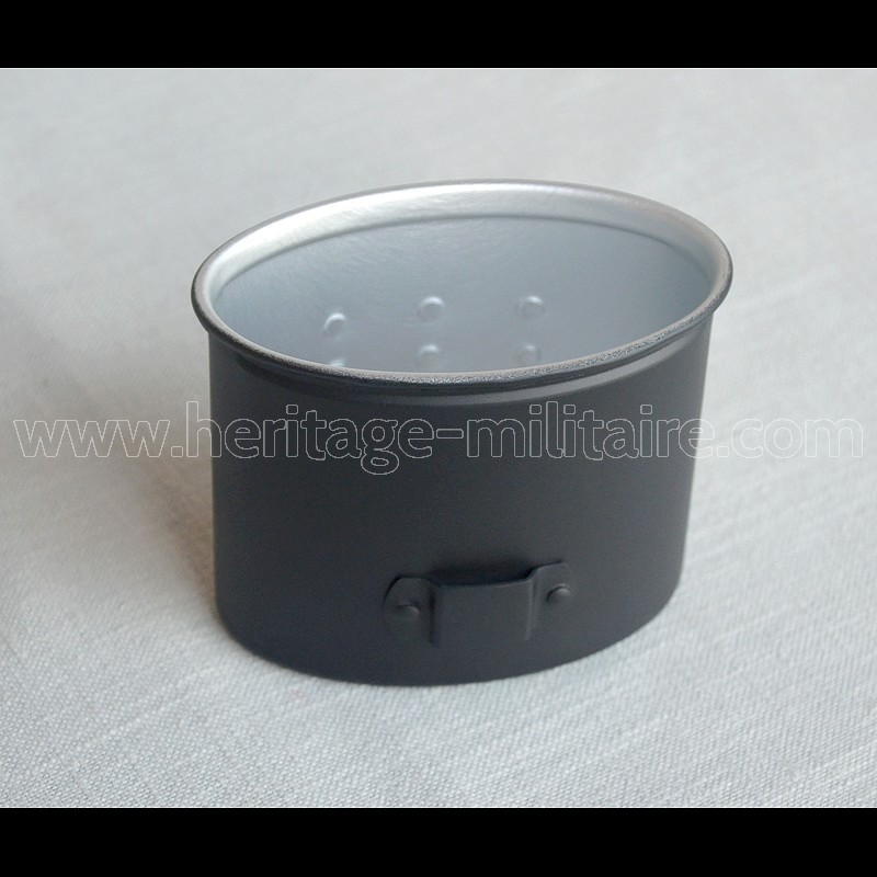 Quarter flask for German WWII