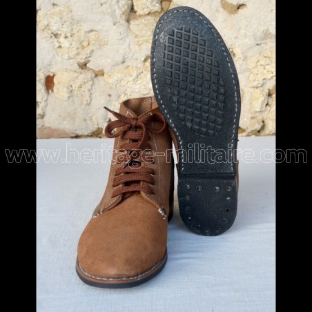 Brogan infantry US WWII dark leather color