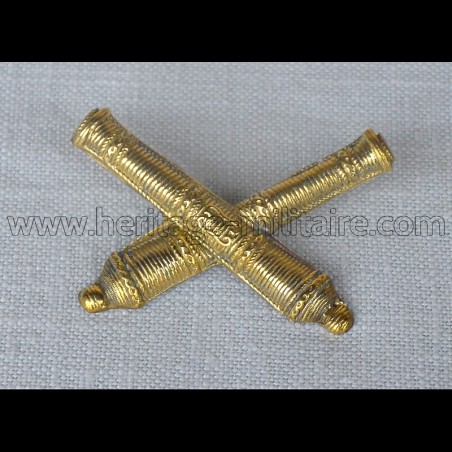 Insigne en métal artillerie guerre indienne 1870 mod Officier