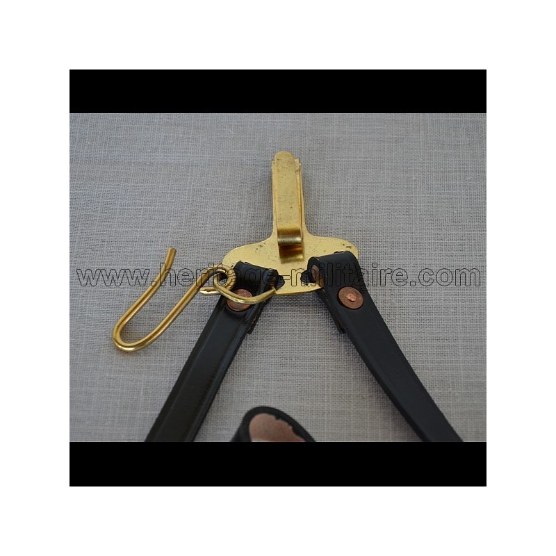 Saber rings with metal fasteners