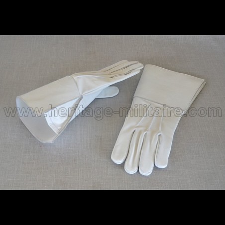Cavalry gauntlets white leather